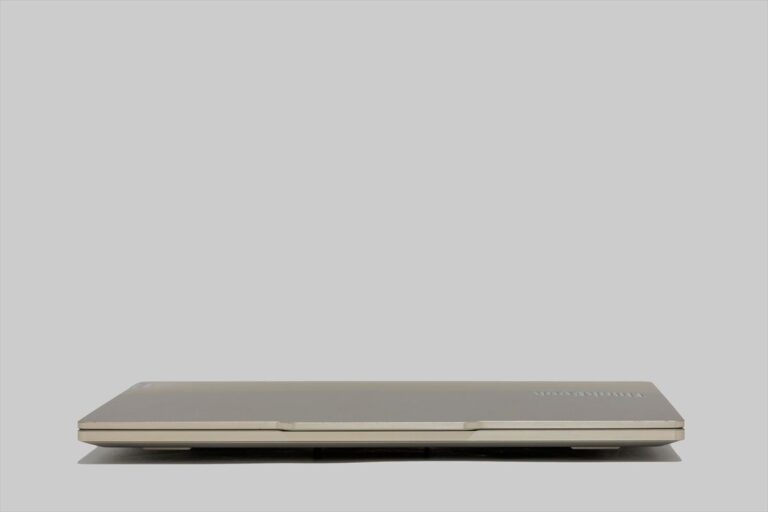 軽量・薄型 ThinkBook 13x Gen 4 実機レビュー | ビジネスマンのためのパソコン購入ナビ